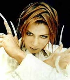 GACKT（ガクト）が整形か画像比較｜注目は「目」「鼻」「唇」「顎」 | 整形の館〜芸能人の現在と昔を画像で比較〜